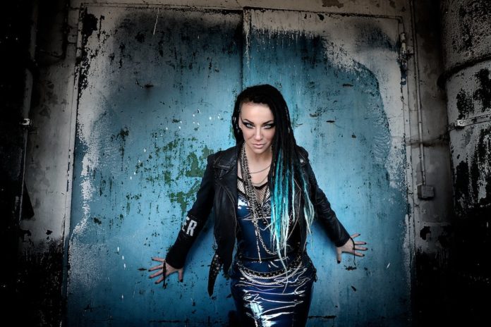 Metal-Sängerin Elli Berlin im Interview zum Album 'Lieb mich ...